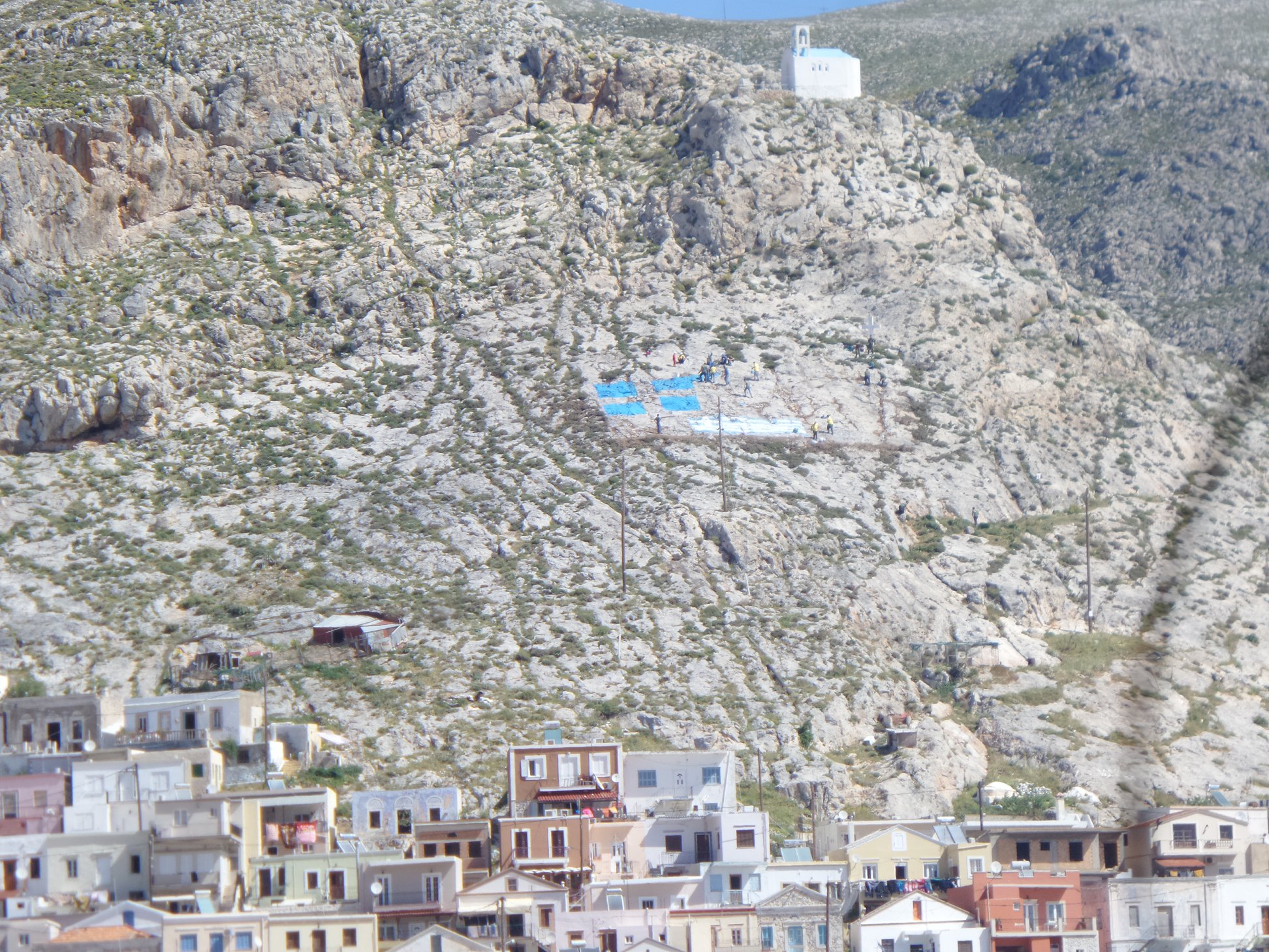 Ελληνική σημαία 375τ.μ. με χρώματα THRAKON στην Κάλυμνο